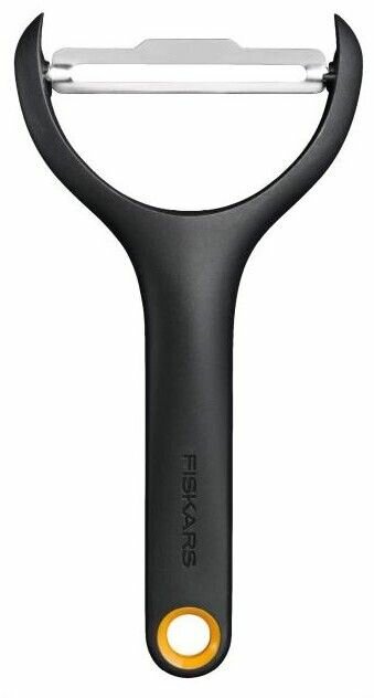 Овощечистка ручная для овощей и фруктов FISKARS FF (1079908)