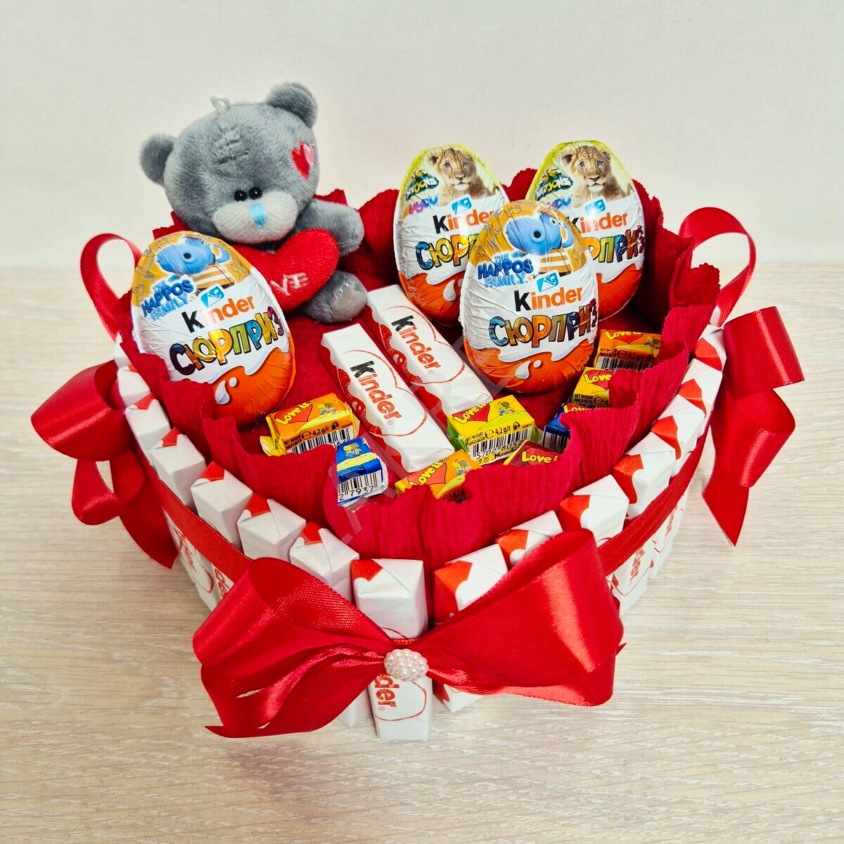 Подарок сердце Love is