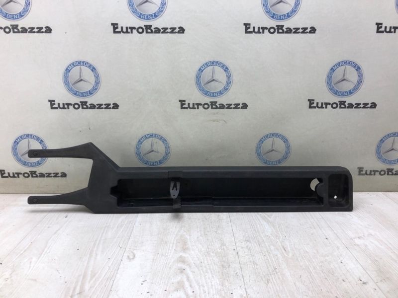 Крепление знака аварийной остановки Mercedes-Benz W230 A2038900514