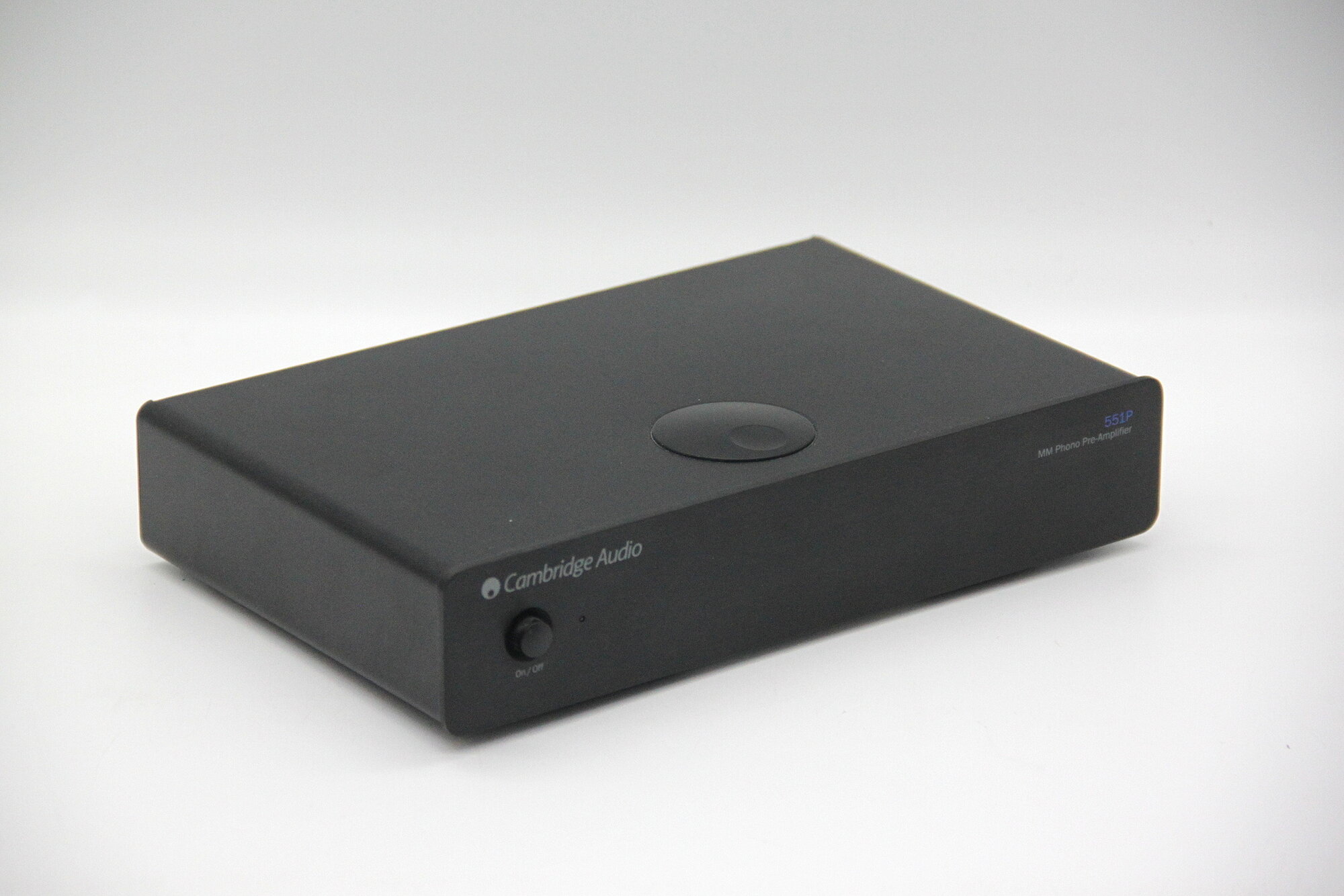 Фонокорректор Cambridge Audio Azur 551P
