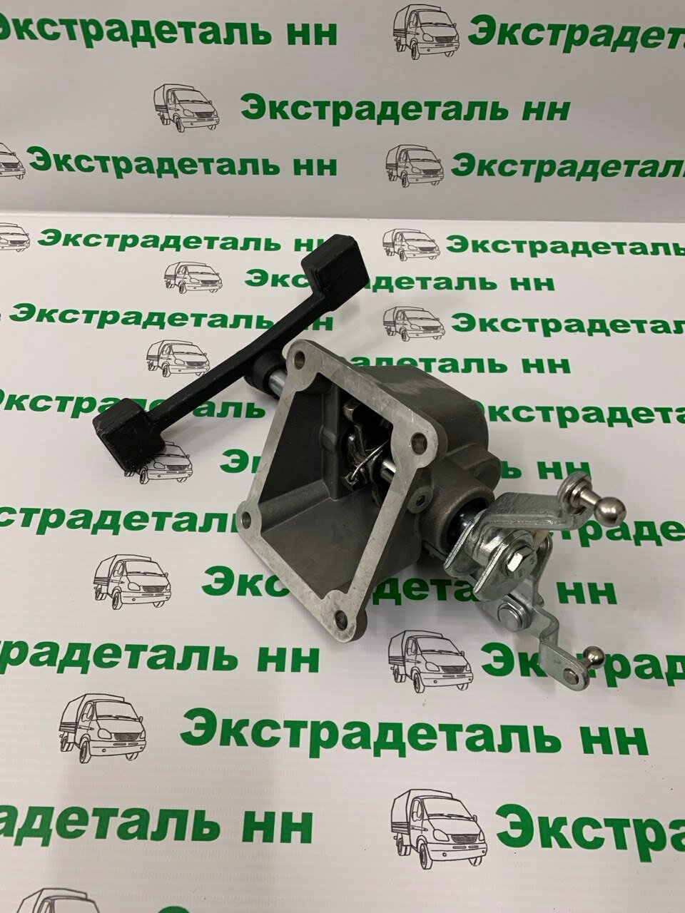 Крышка механизма управления КПП для газели-некст под троссовый привод