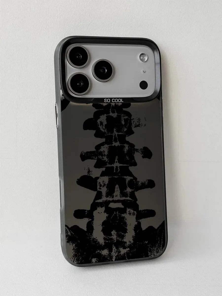 Чехол на Iphone 17 Pro готика — фото 1