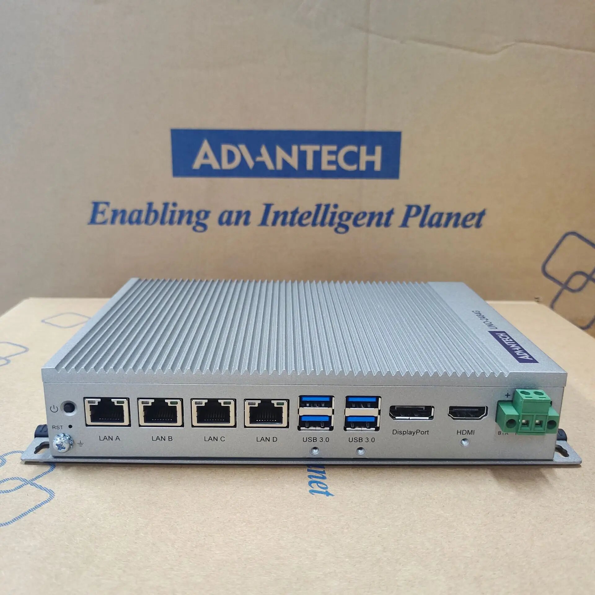 Промышленный компьютер Advantech UO-2484G-B531AE/i5-1145G7E