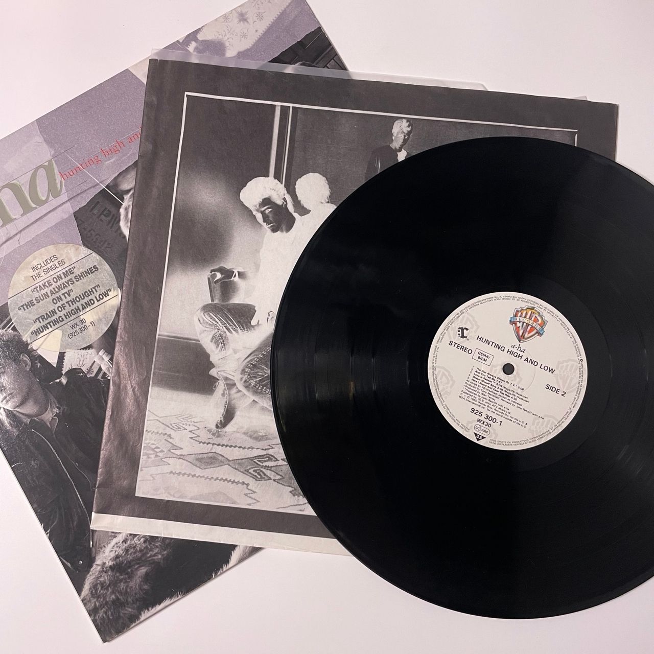 Винтажная виниловая пластинка LP A Ha Hunting High And Low (Германия 1985) Take On Me