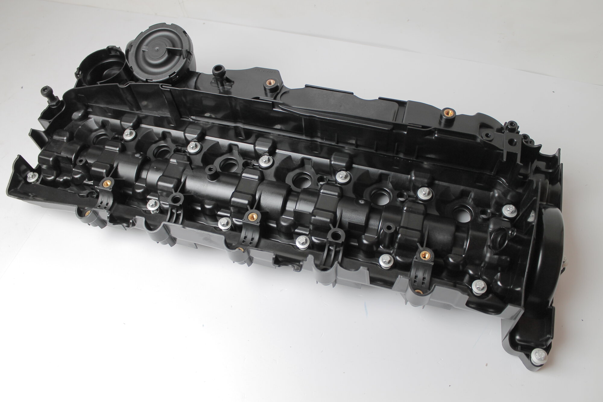 Клапанная крышка двигателя BMW X5 F15, 3 F30, 5 F10, 7 F01, X3 F25, 3.0 N57