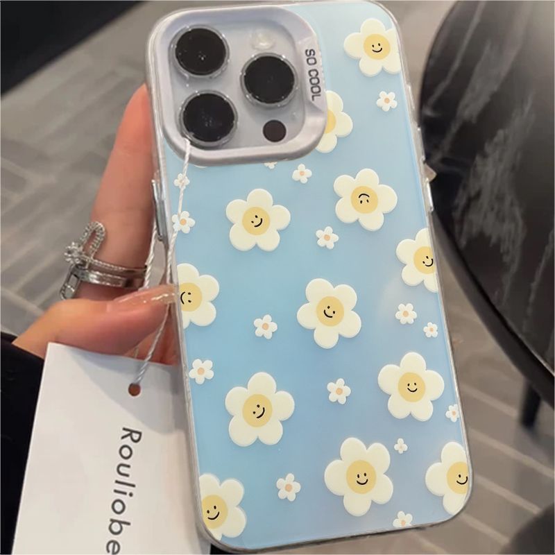 Чехол на Aйфон 17 / IPHONE 17 белый с нежно-голубым фоном и милыми улыбающимися ромашками Противоударный