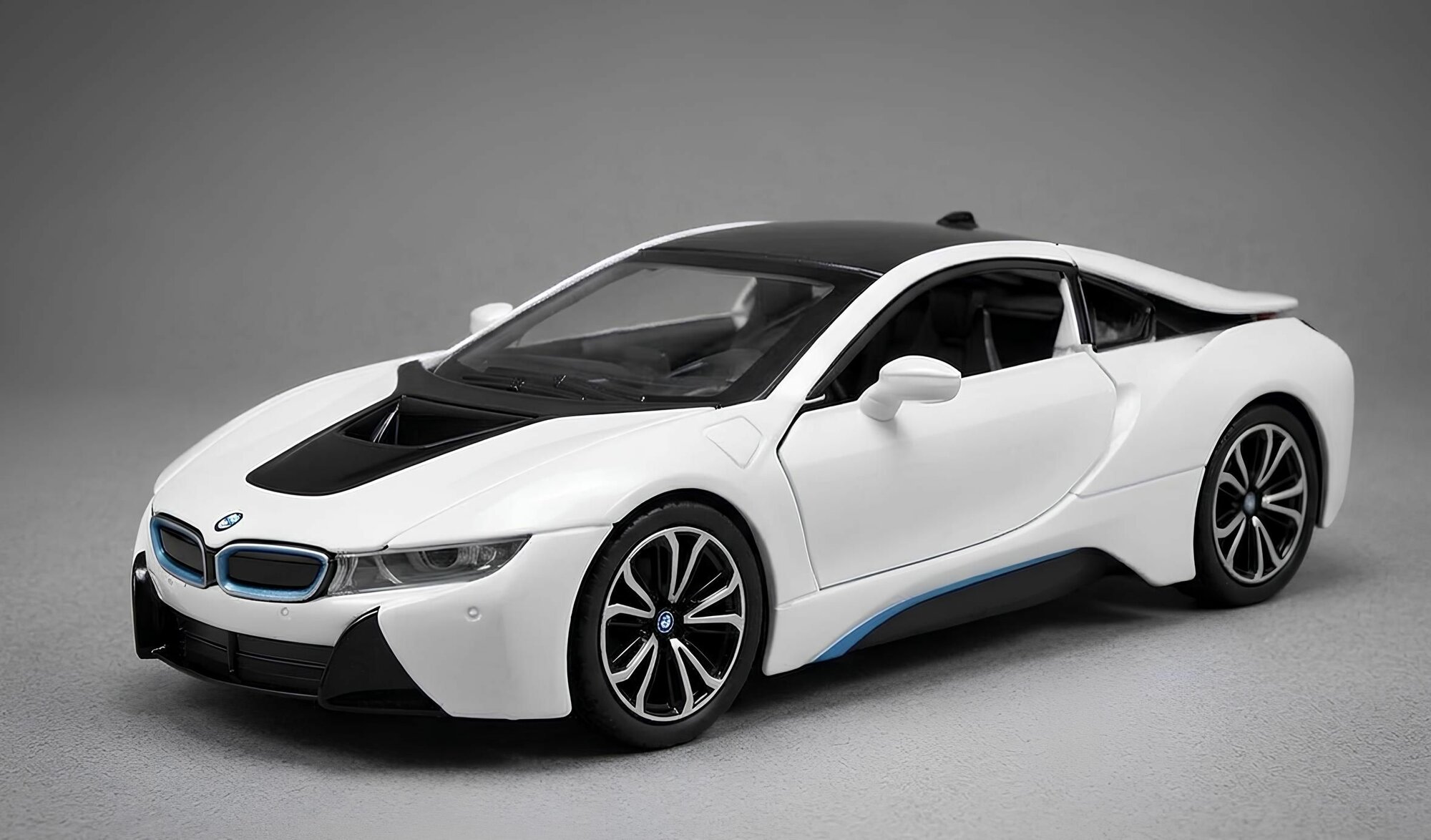 Машинка BMW i8. Металлическая модель автомобиля БМВ I8 белый 20см. Инерционная игрушка машина 1:24