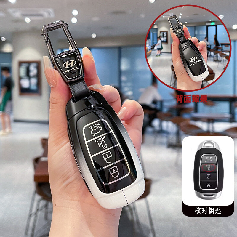 Ключевой брелок для багажника Hyundai Kusitu 2023-2024 с металлическим зажимом (4 кнопки)