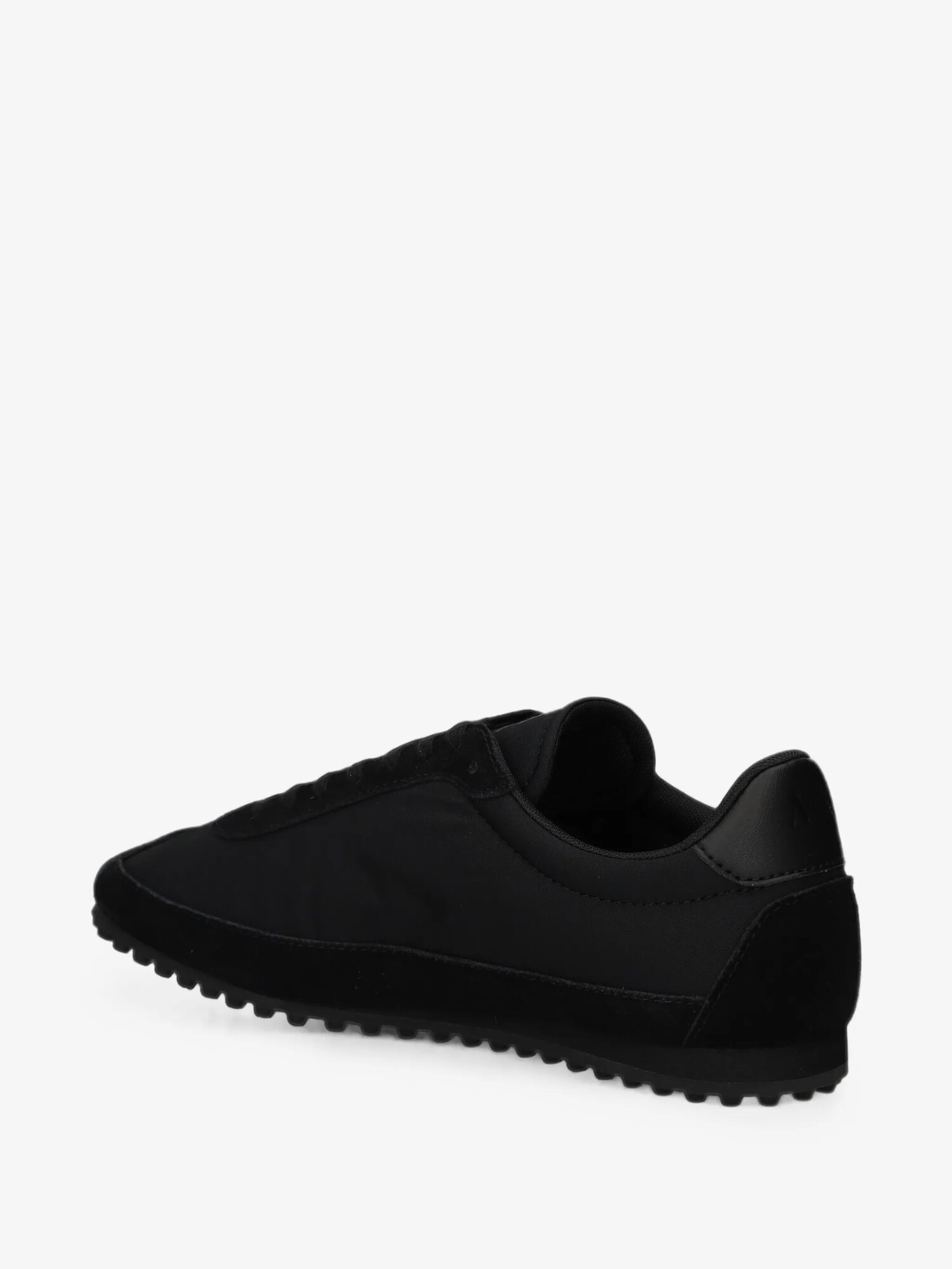 Кроссовки Armani Exchange Logo-patch panelled sneakers, размер 10, черный — фото 1