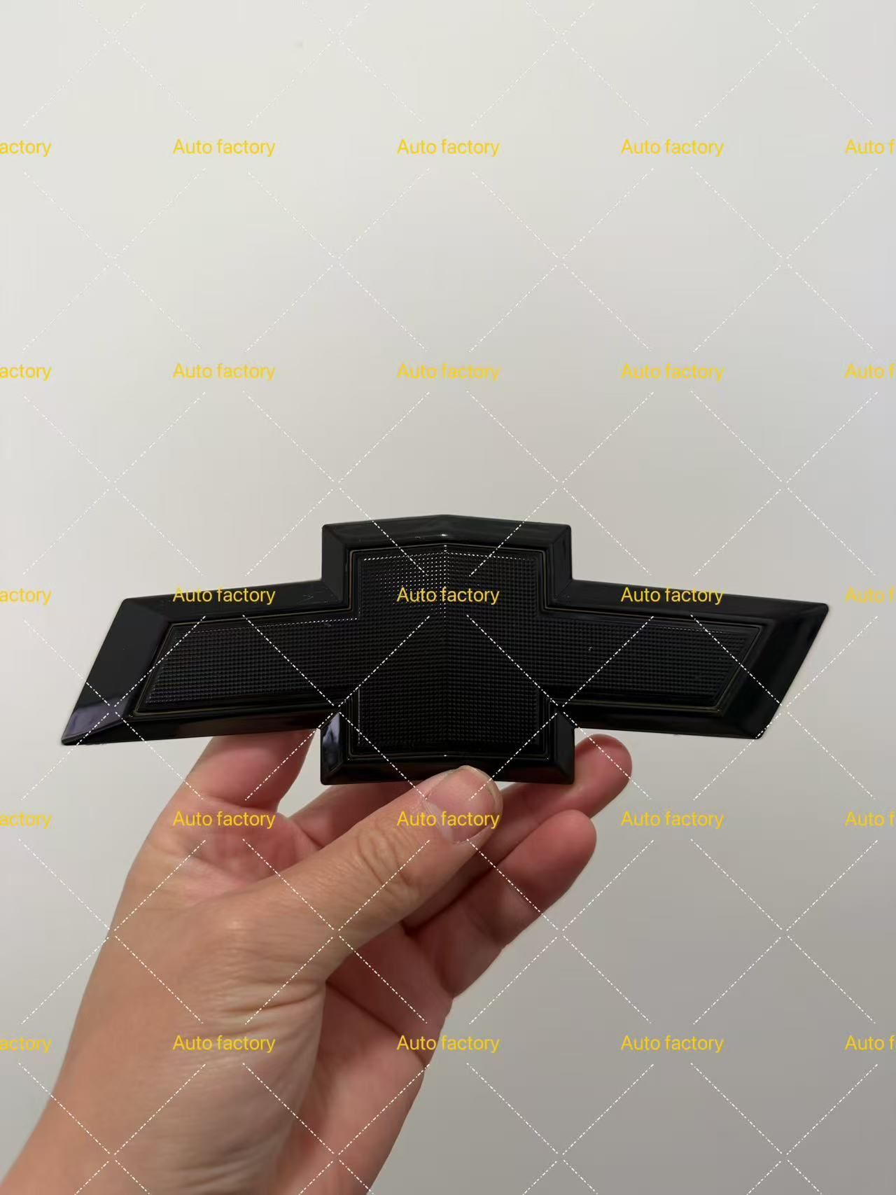 Эмблема/шильдик/значок на передняя решетка радиатора Chevrolet Equinox 3 (2017-2024), Цвет черный