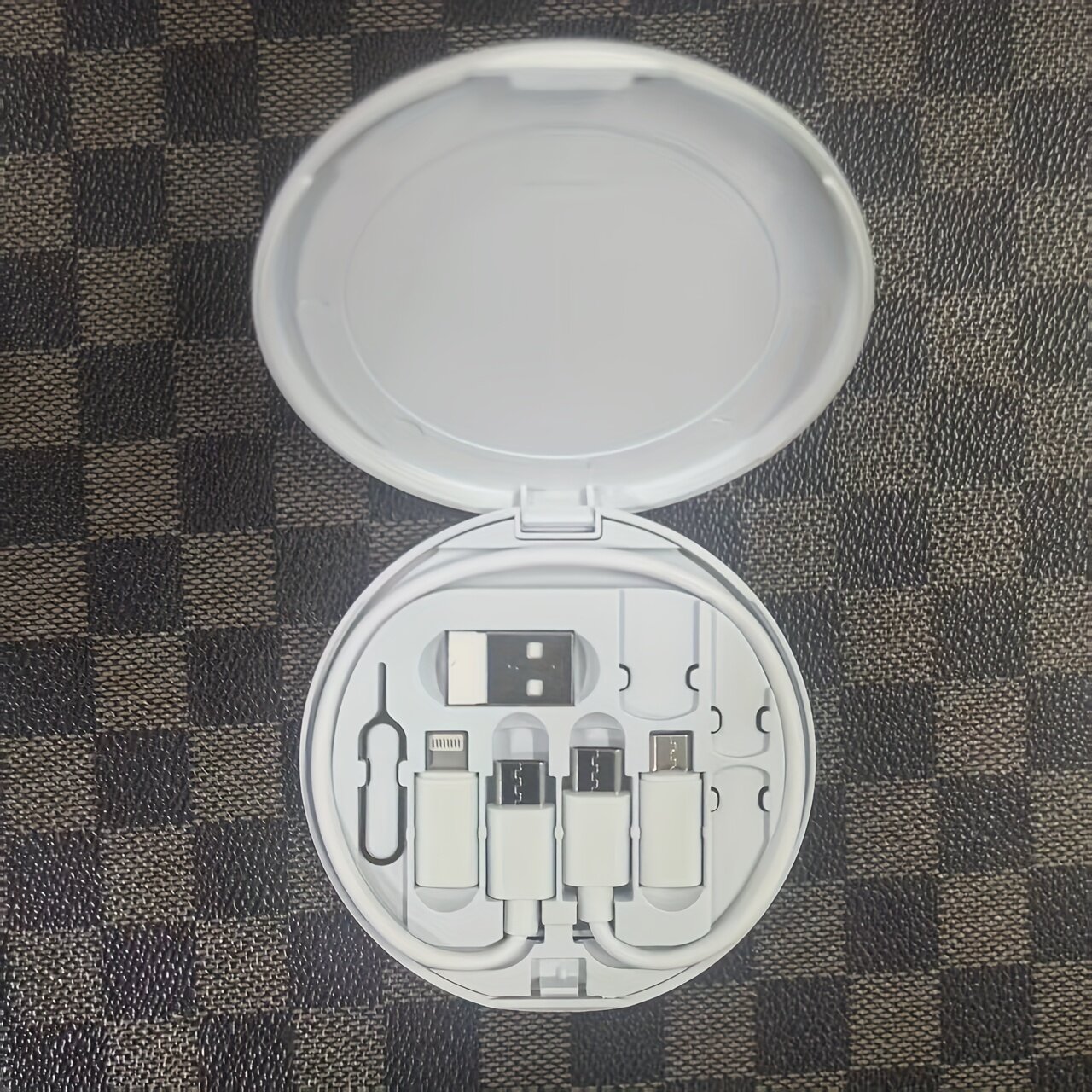 Комплект адаптеров USB-C и Type-A на Micro USB/Type-C для передачи данных со слотом для карты памяти, встроенным штифтом извлечения SIM и подставкой для телефона, цвет снежно-белый