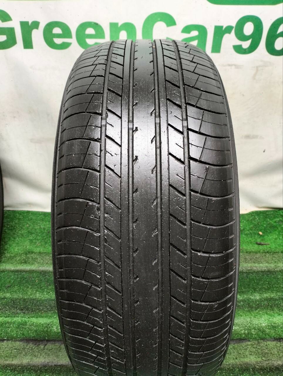 Летние шины Yokohama dB Decibel E70 215/55 R17 38% износ DPC878663