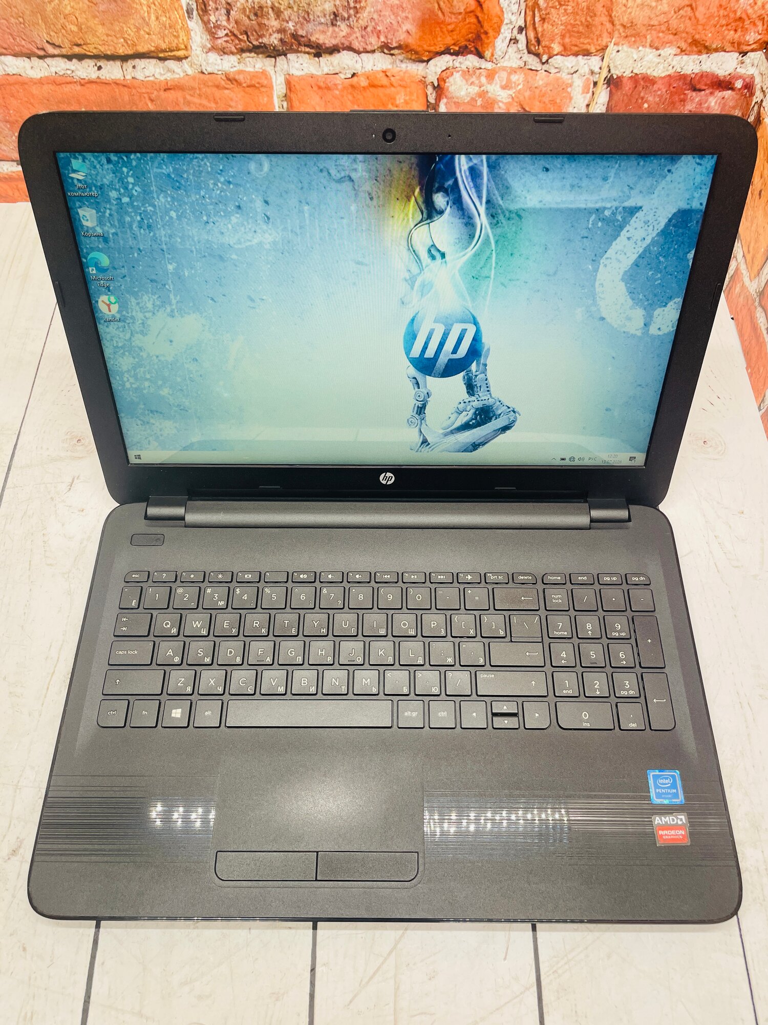 Игровой ноутбук 15,6, HP 15-ay030ur, Intel Pentium 3710, 4 Gb DDR3, 500 Gb HDD, AMD Radeon 530