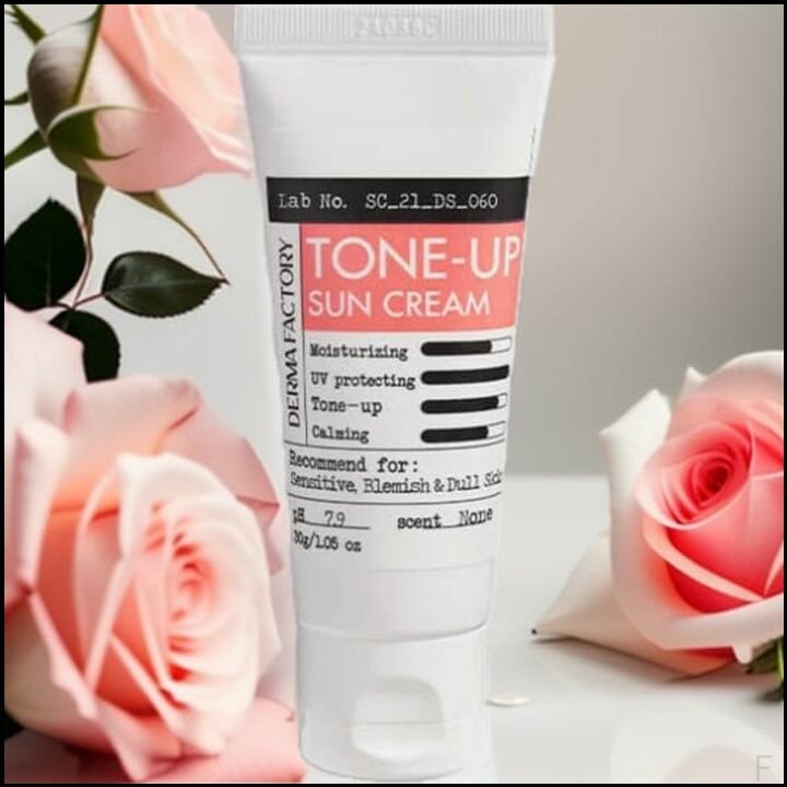 Derma Factory Солнцезащитный крем для лица с легким тонирующим эффектом Inorganic Tone-Up Sun Cream SPF 50+, 30 мл. SPF 50+ 30 мл