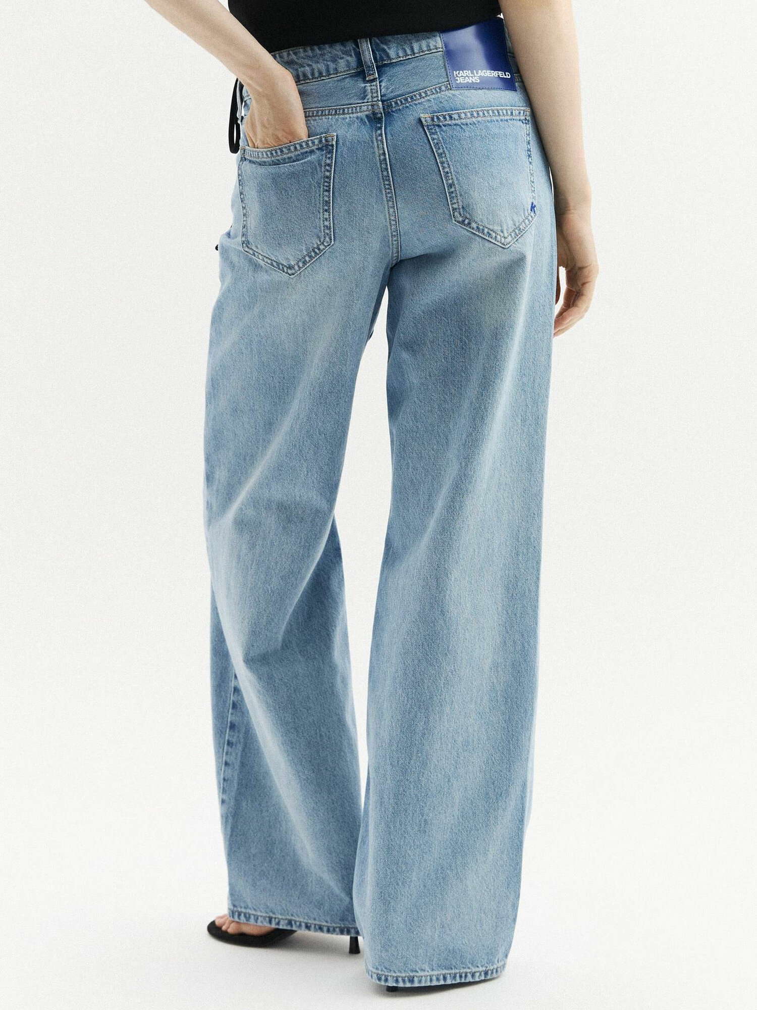 Джинсы широкие KARL LAGERFELD JEANS, размер 28/32, голубой — фото 1