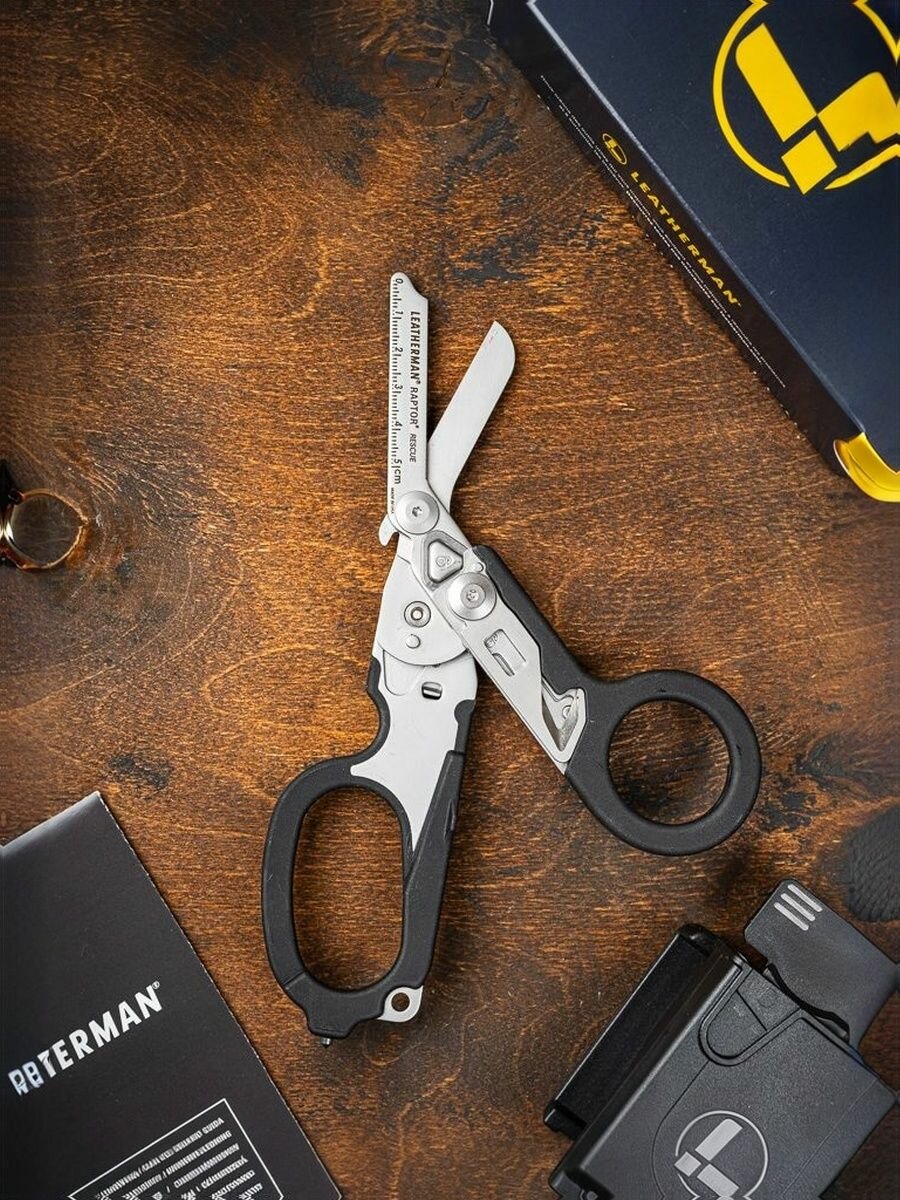 Мультитул Leatherman 831742 Raptor Rescue Molle Holster black, 6 tools