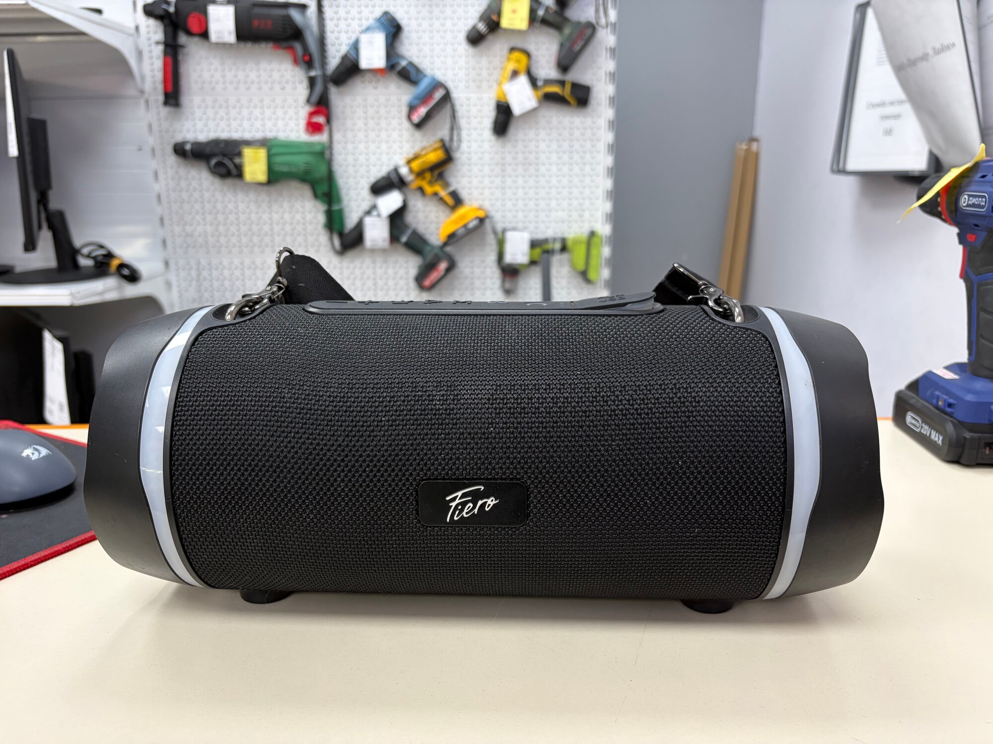 Портативная колонка Fiero "Intrepid" P530, 2 динамика, 20Вт, IPX5 Б.У Уценка