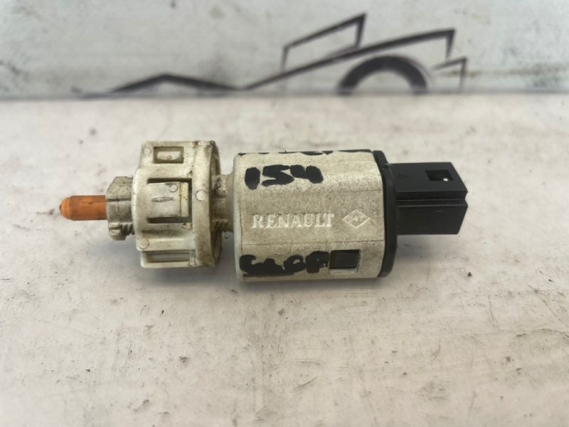 Концевик педали тормоза Renault Fluence 2013 253209243R L30R H4MD729 (с пробегом)
