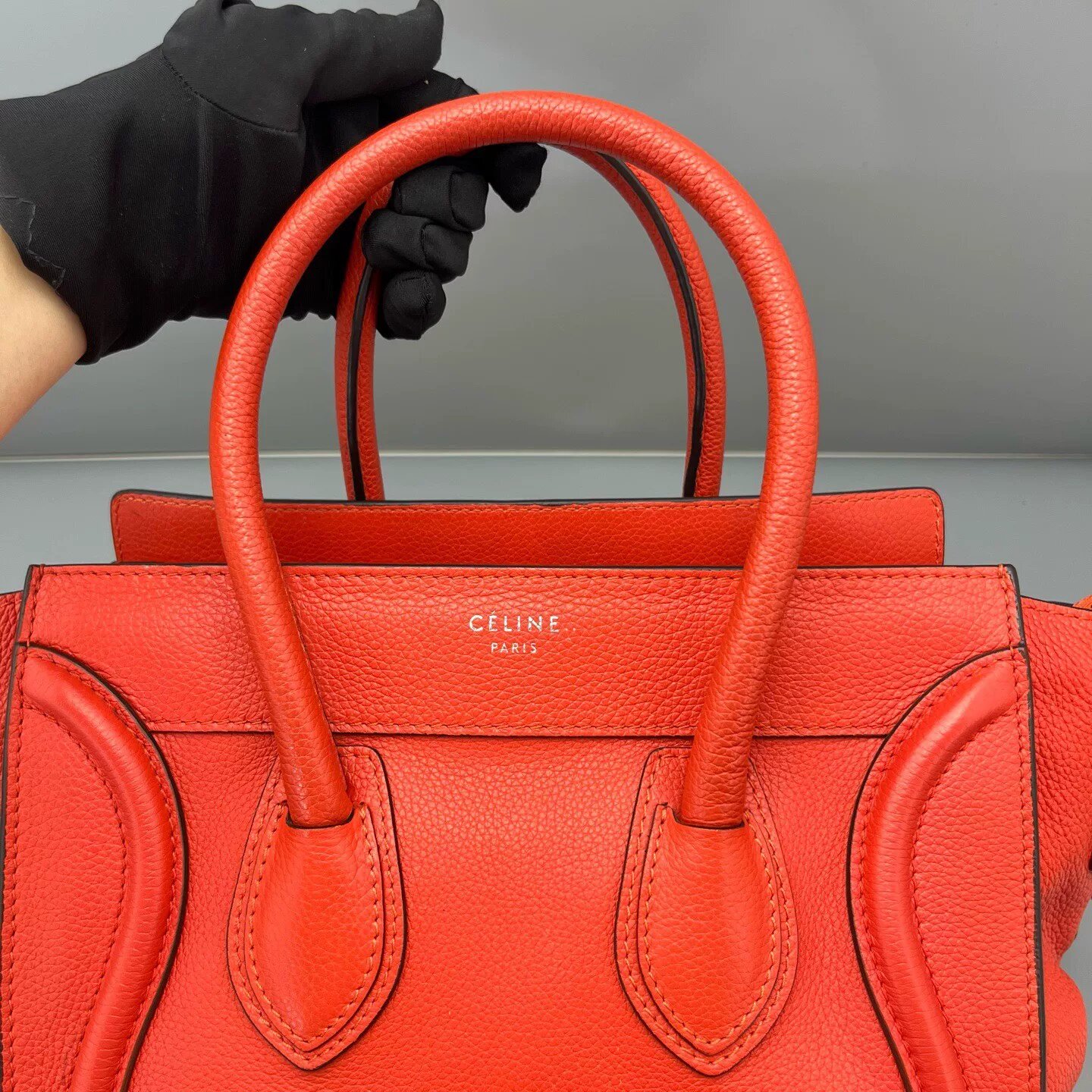 Сумка тоут CELINE Luggage Micro, фактура зернистая, оранжевый — фото 1