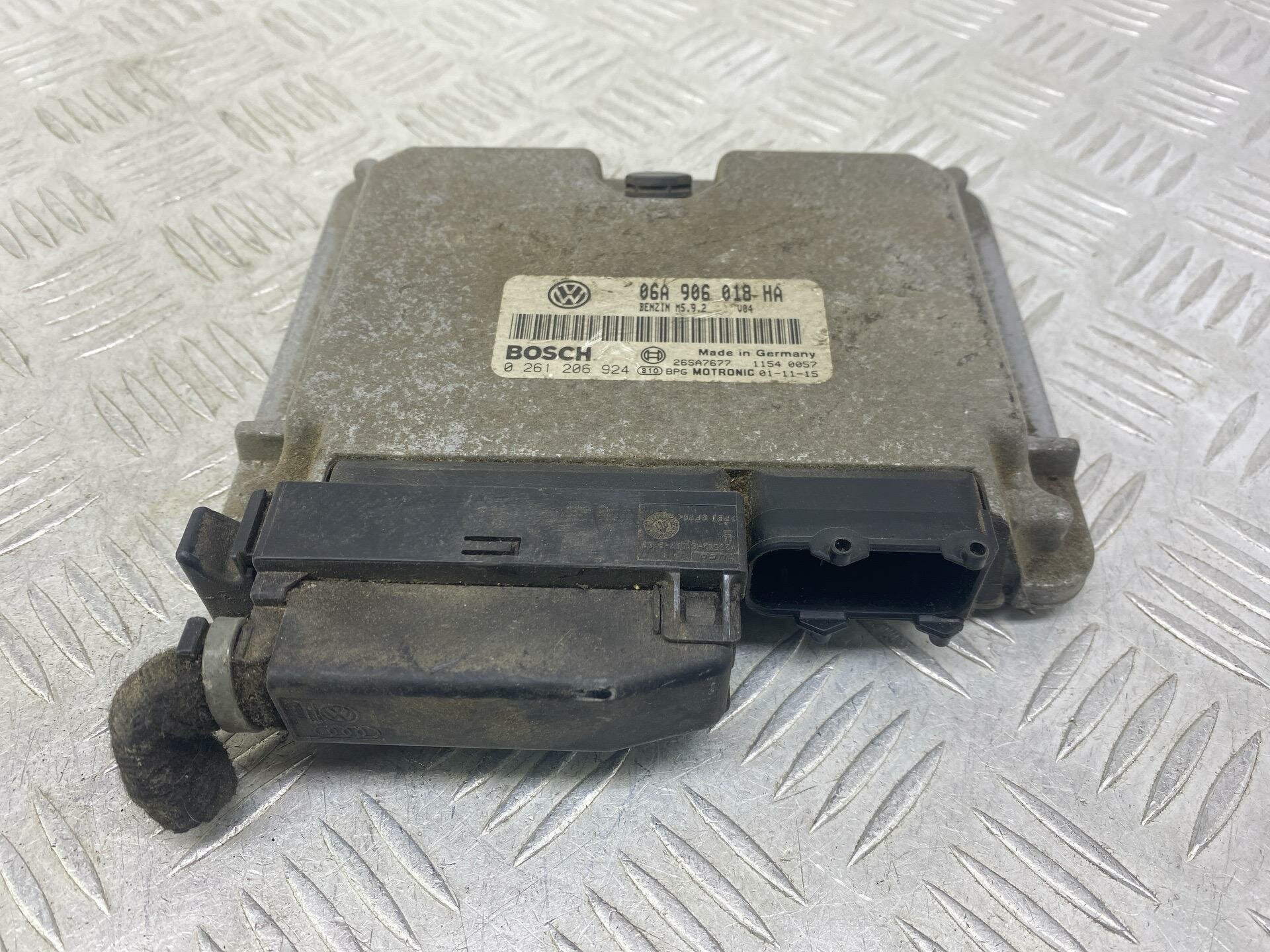 Блок управления двигателем Skoda Octavia рест. 1U 2001 06A906018HA
