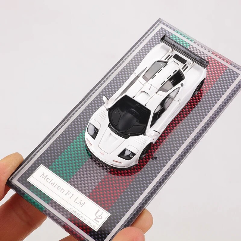 Pchmodel U2 1:64 F1 LM канифольная модель автомобиля белый