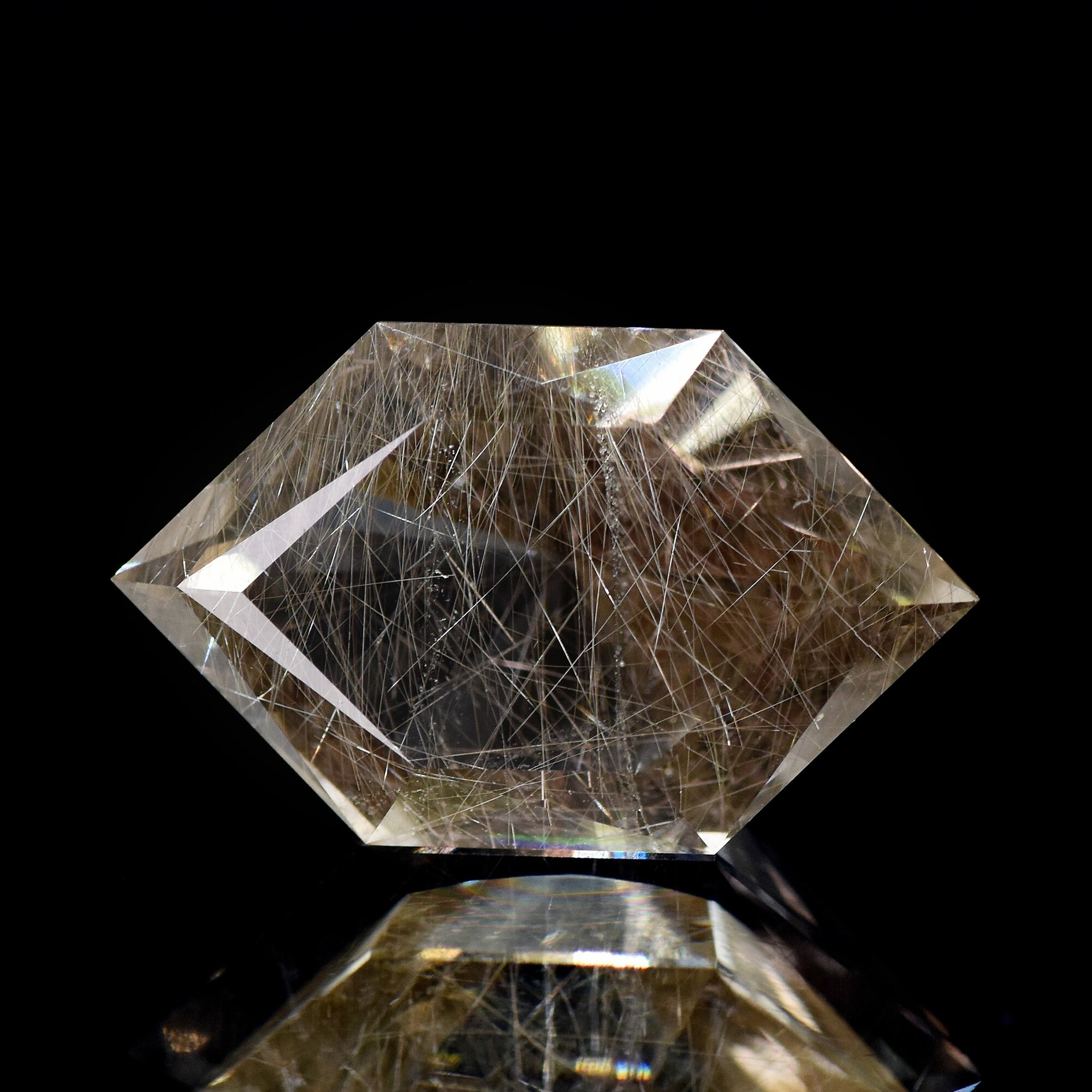 Дымчатый кварц 10.25ct с рутилом "Волосатик" (Бразилия) 100% Природный камень, без облагораживания.