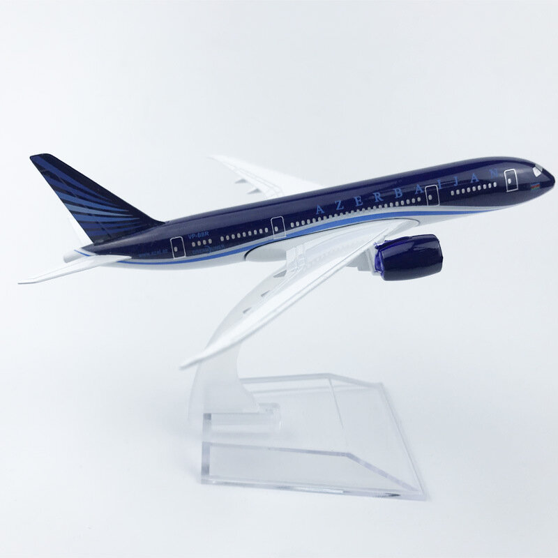 16 см модель самолета Боинг 787 авиакомпания Азербайджан Коллекционная модель