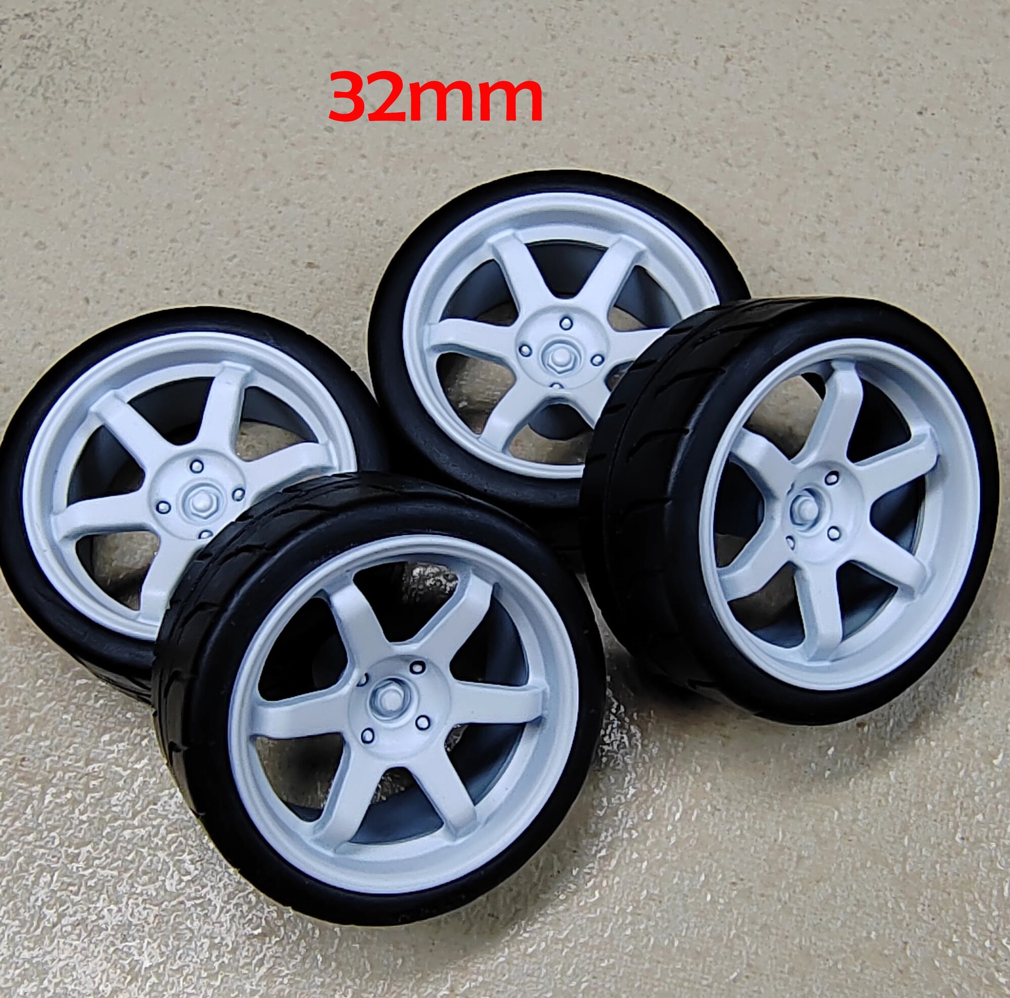 Колеса Reachon 1/18, белые TE37 32mm