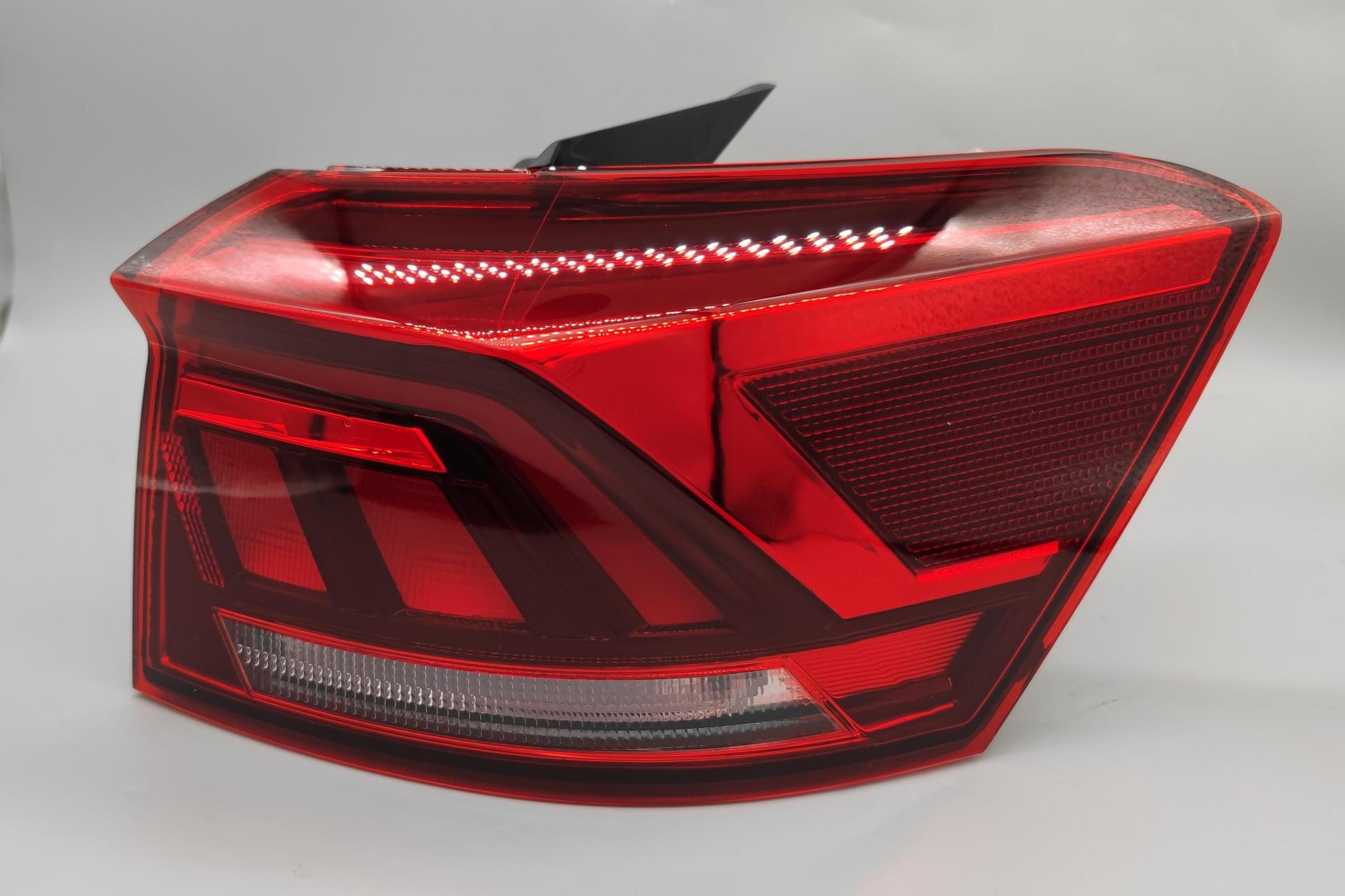 OEM Volkswagen Taigun и T-Roc Задний фонарь, внешняя сторона пассажирской стороны, 2018-2022 модель