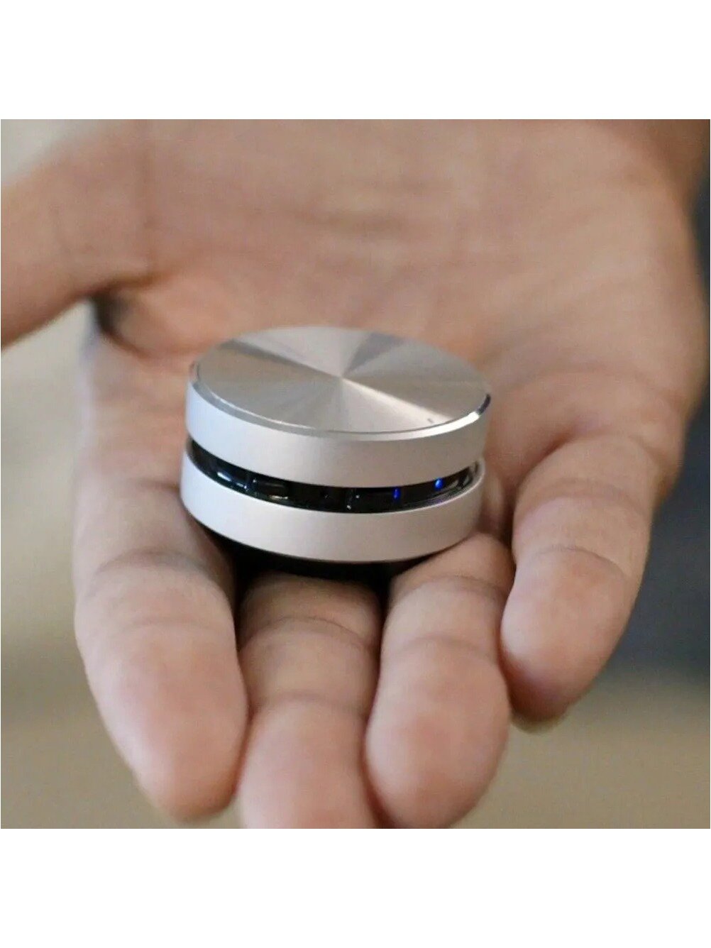 Магнитная портативная Bluetooth-колонка, металлический корпус, серебристая