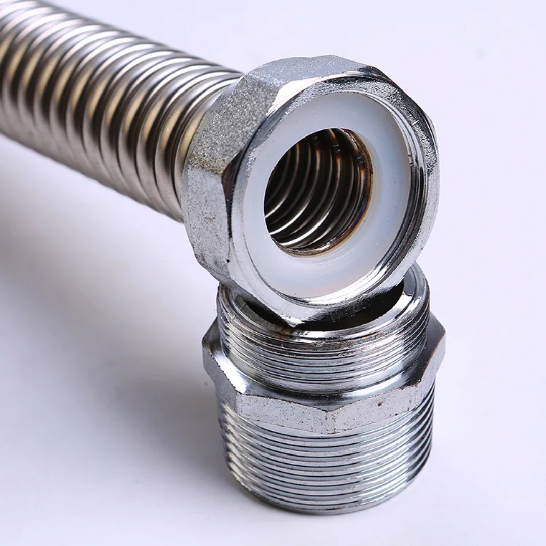 90 см . Подводка гибкая 1/2"-1/2" из нержавеющей стали марки AISI304, "гайка-гайка", для систем отопления и водоснабжения .
