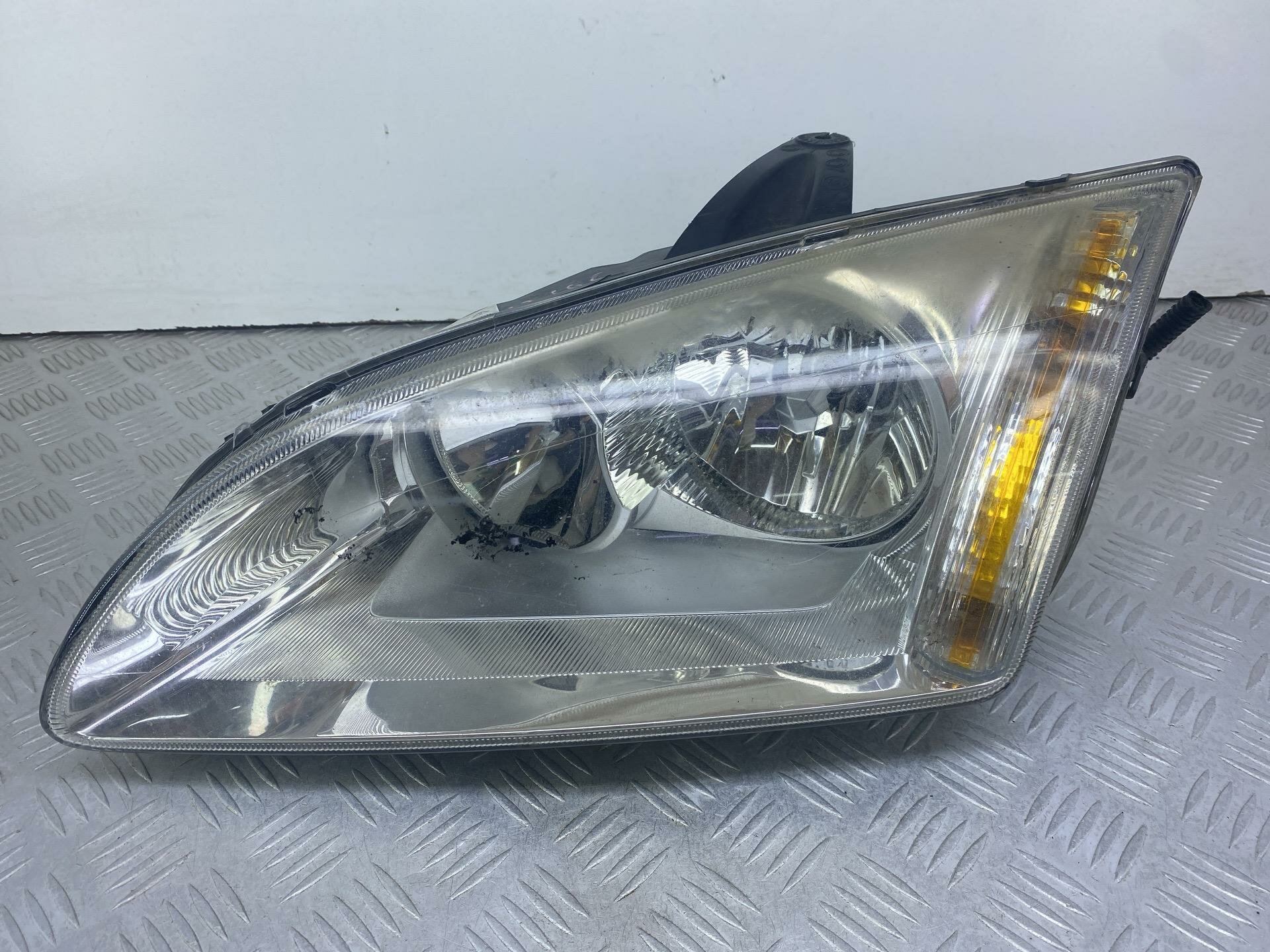 Фара левая Ford Focus 2 (2004 - 2008) 4M5113W030AF