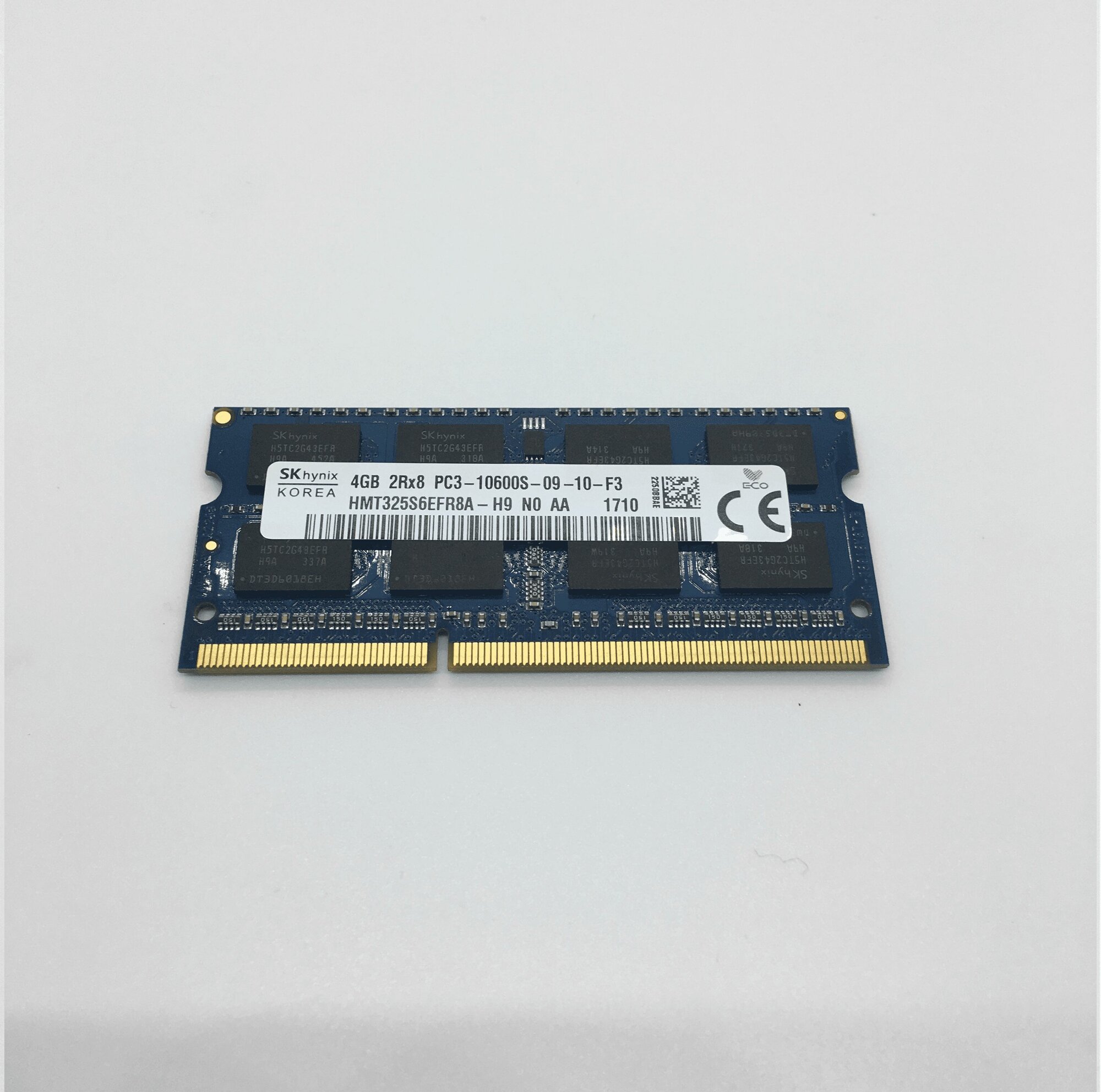 Hynix Оперативная память DDR3 4Gb 1333Mhz HMT325S6EFR8A-H9 So-Dimm PC3-10600 DDR3, 1333 МГц, 1 x 4 ГБ (HMT325S6EFR8A) для ноутбука однопланка