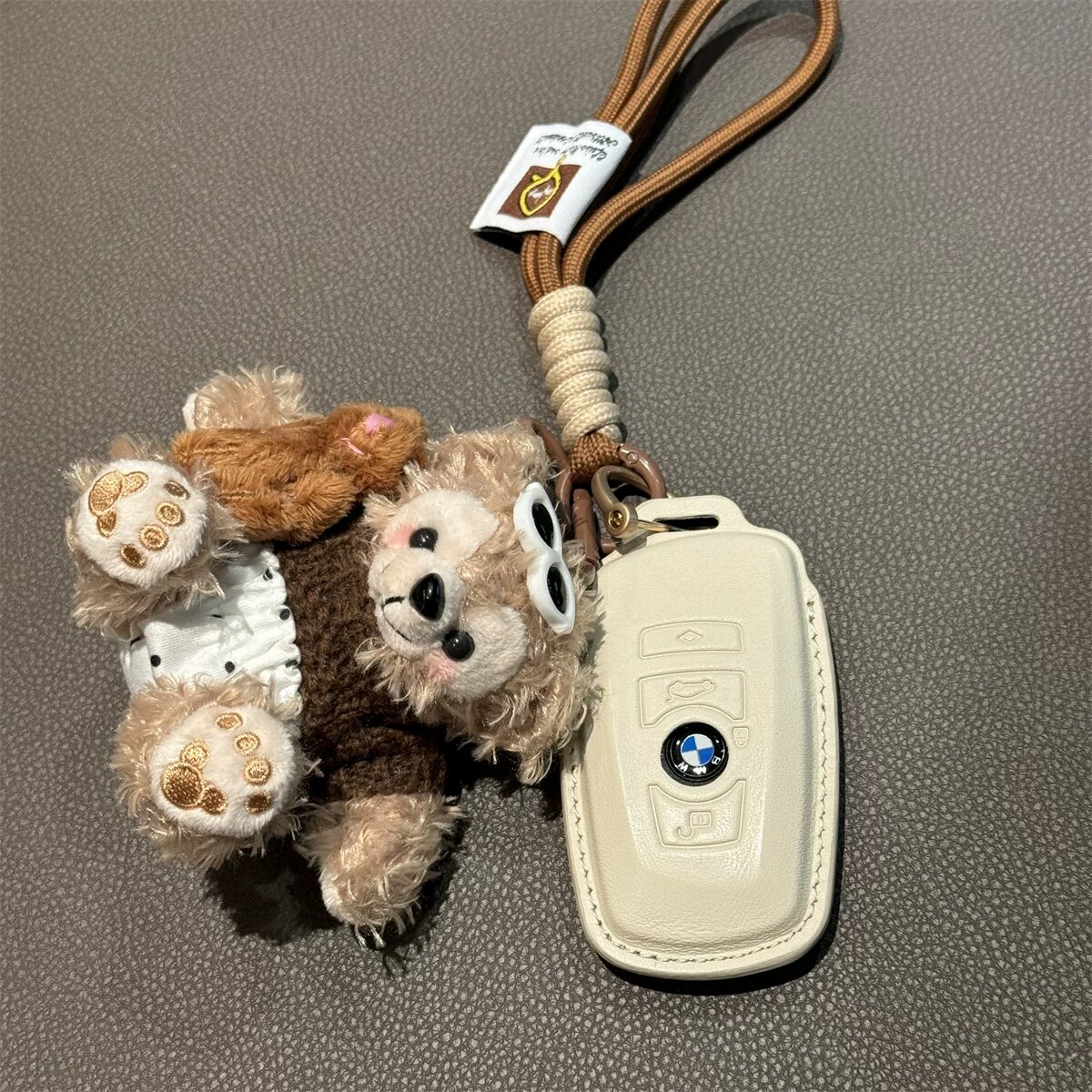 Натуральная кожа чехол для брелока BMW квадратная стилизация кремовый с коричневым медвежьим дизайном подходит для 5