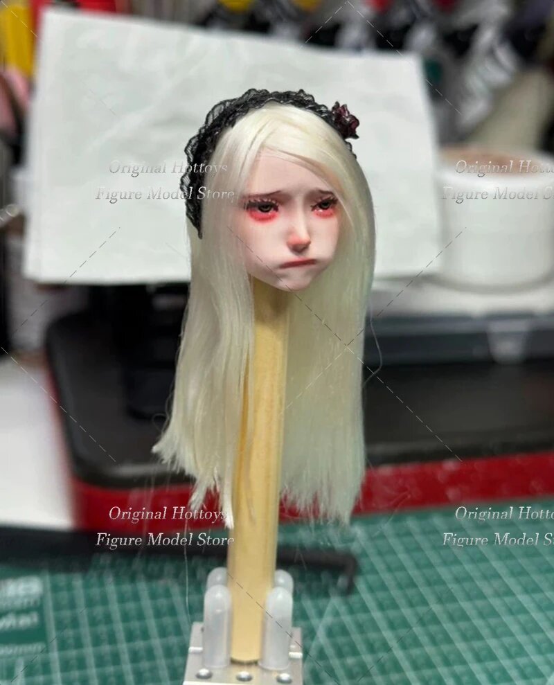 Скульптура головы женщины-солдата Hot Toys Ниу Ниу раненная 1/6