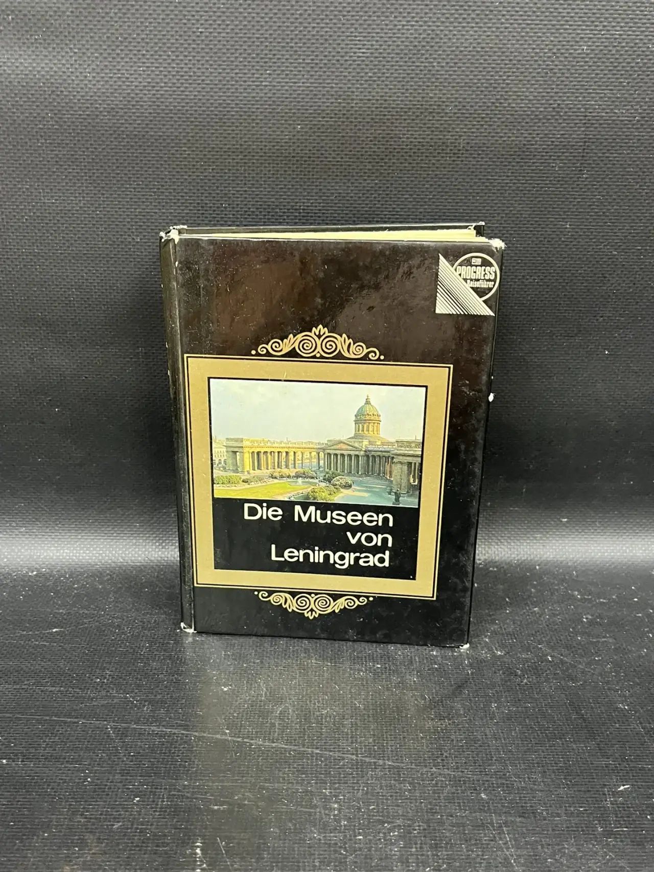 Die Museen von Veningrad / Музеи Ленинграда. На немецком языке