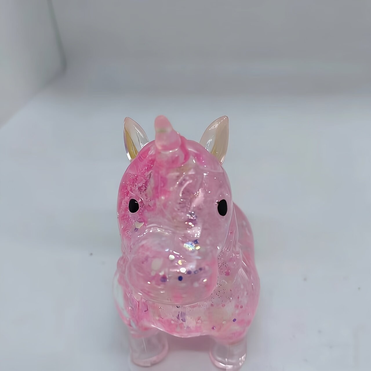 Игрушка-сквиш Единорог с мягкой тягучей текстурой, компактный настольный декор для снятия стресса, случайный цвет