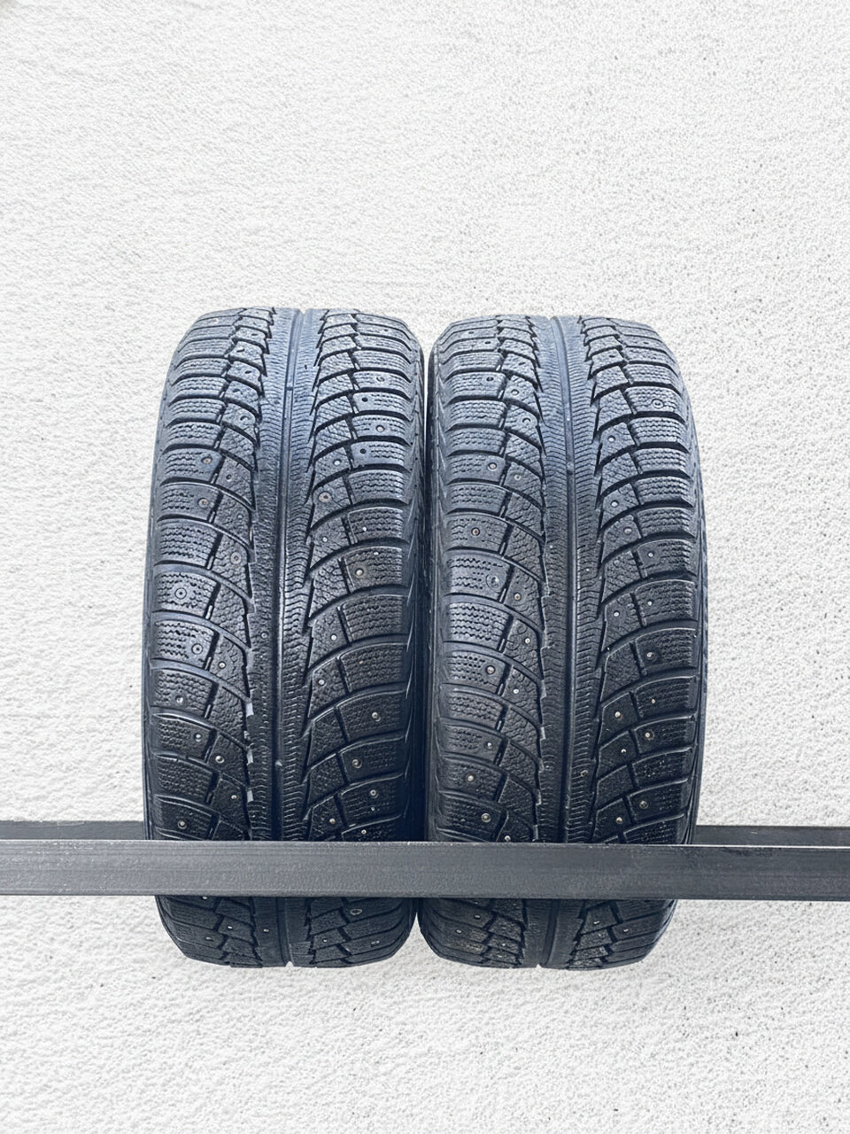 Комплект (2 шт) зимних БУ шин шипованные Matador Sibir Ice 2 MP 30 215/55 R16 30% износ OSA705