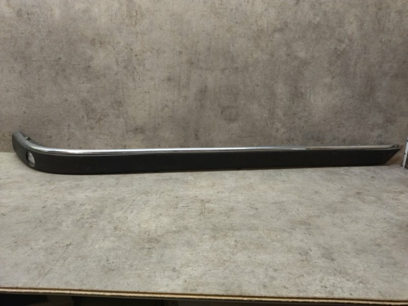 Молдинг бампера зад. прав. BMW 5 E39 51128184508