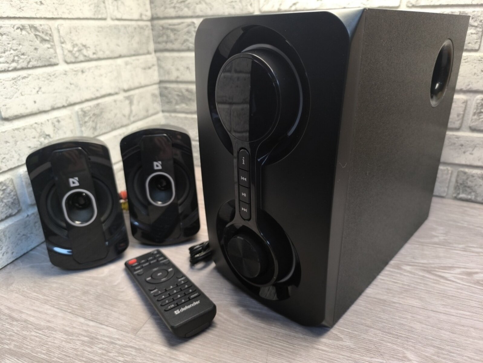 Акустическая система Defender ECLIPSE 2.1 40Вт черный