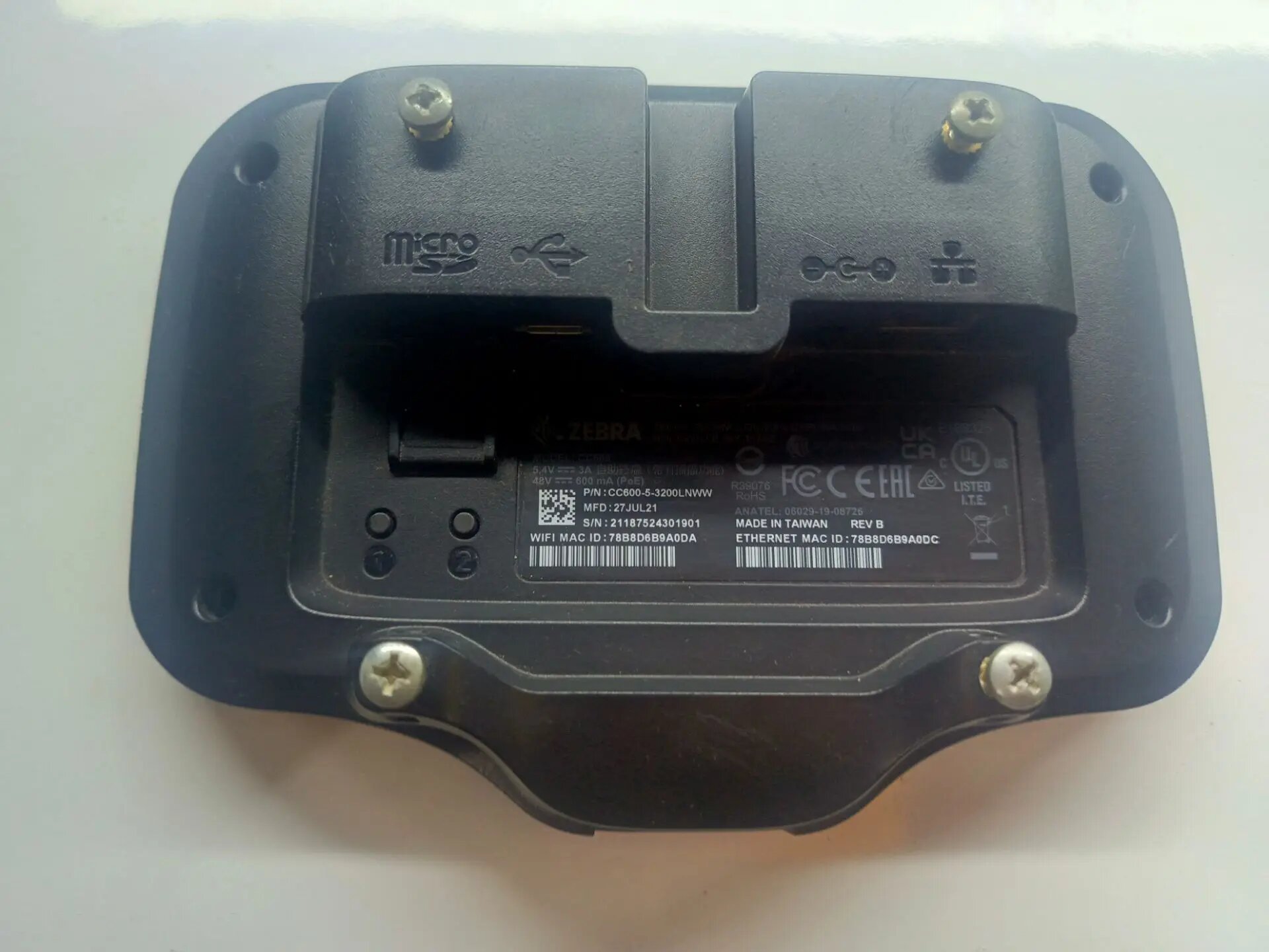 Информационный киоск Zebra CC600-5-3200LNWW