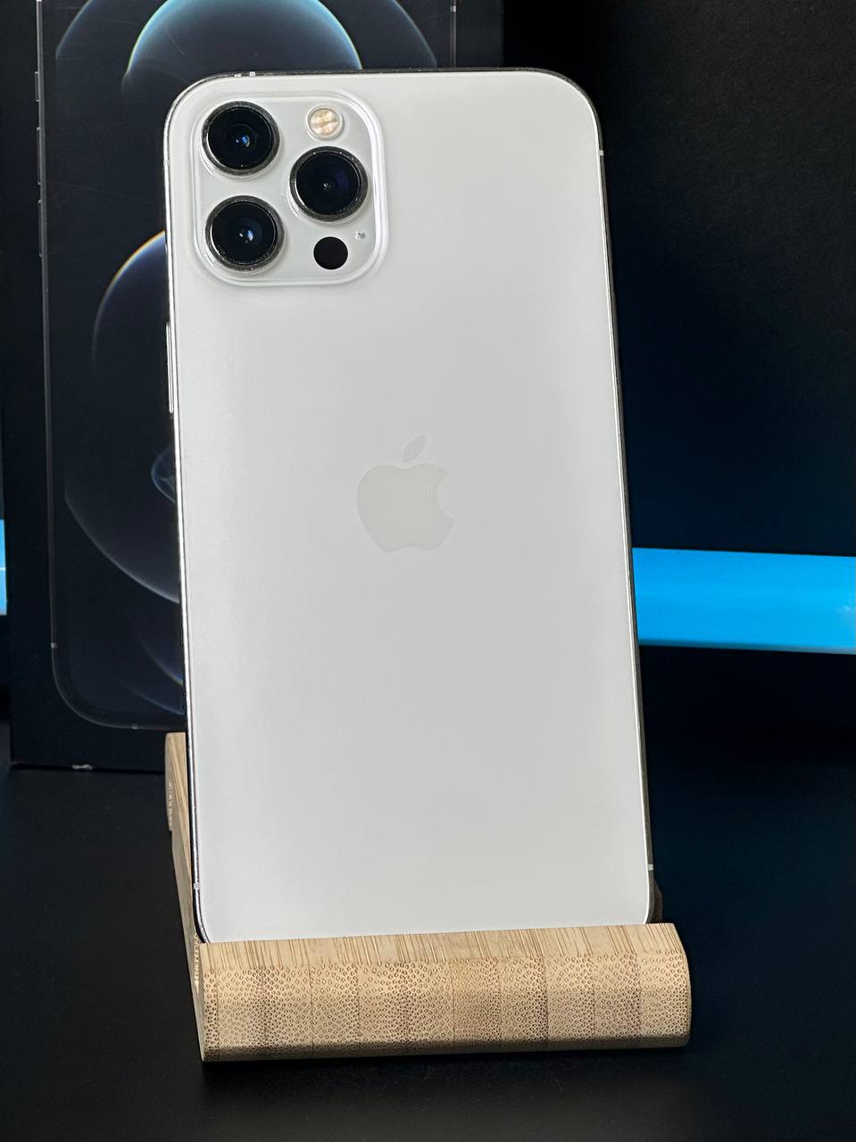 Смартфон Apple iPhone 12 Pro Max, 512 ГБ, nano-SIM + eSIM, белый