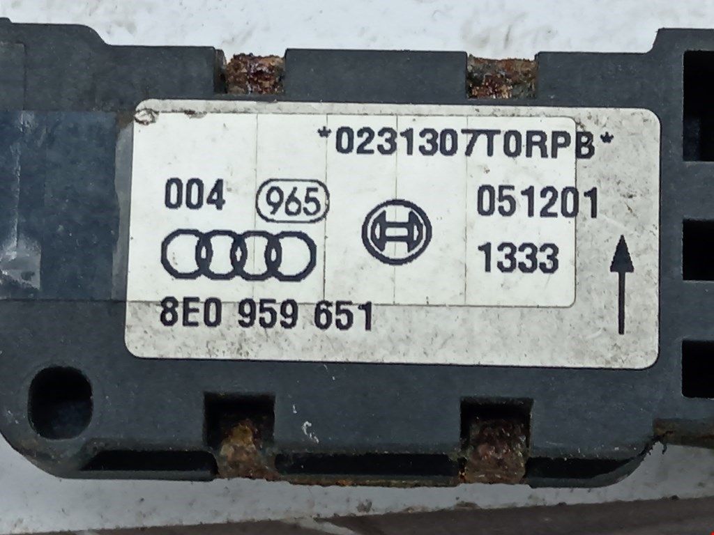 Датчик удара / 1993265 8E0959651 8E0959651 для Audi A4 B6 (с пробегом)