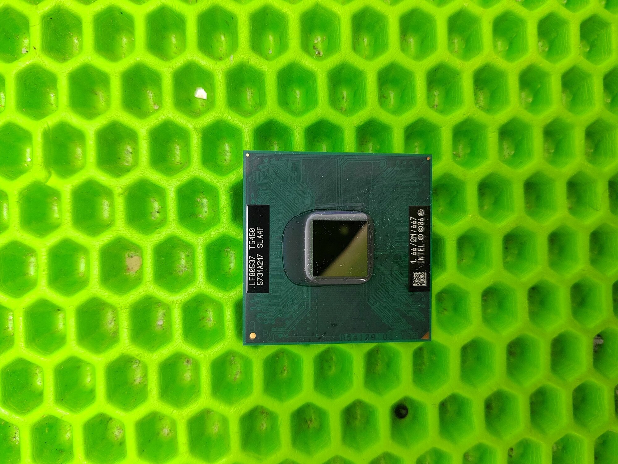 Процессор для ноутбука Intel Core 2 Duo T5450 (SLA4F)