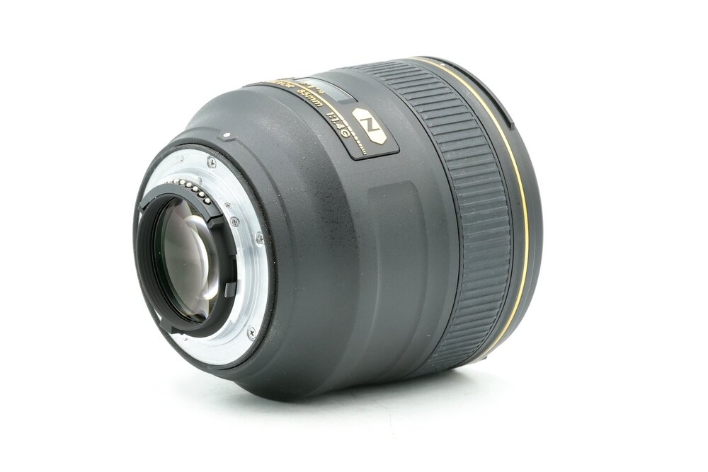 Объектив Nikon AF-S 85mm f/1.4G