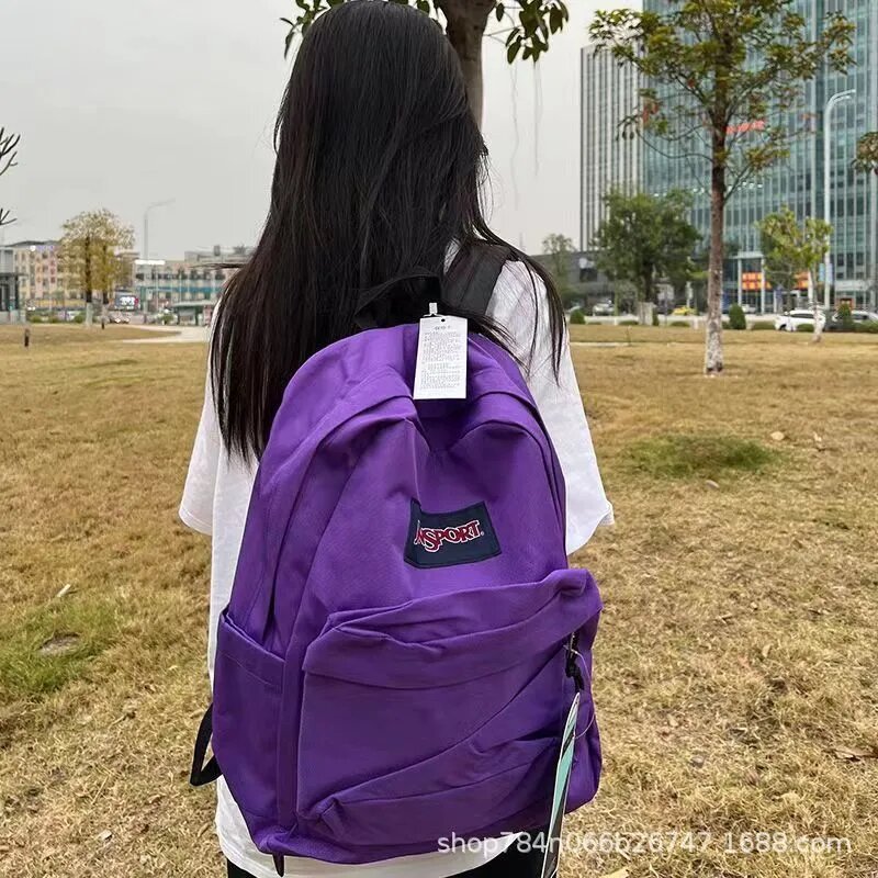 JanSport Рюкзако беспечить удобное распределение нагрузки и защиту содержимого в течение всего дня, будь то учеба