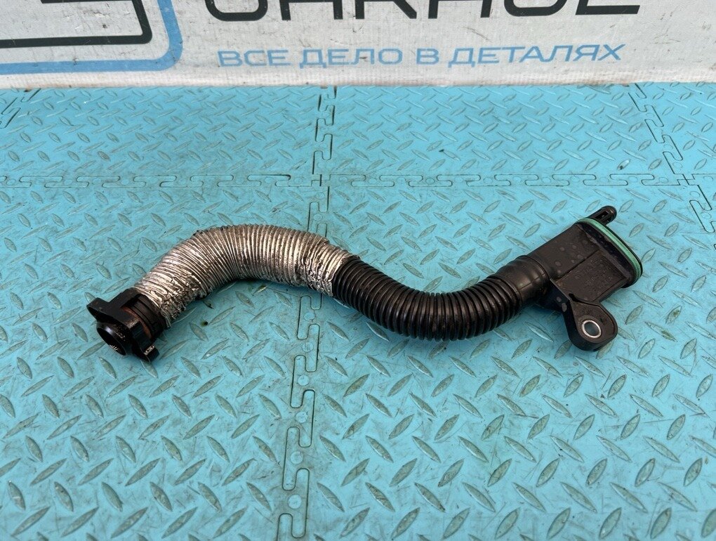Шланг вентиляции картерных газов Volkswagen Tiguan 2008 5N1 CCTA 2.0 OEM 06J103213D