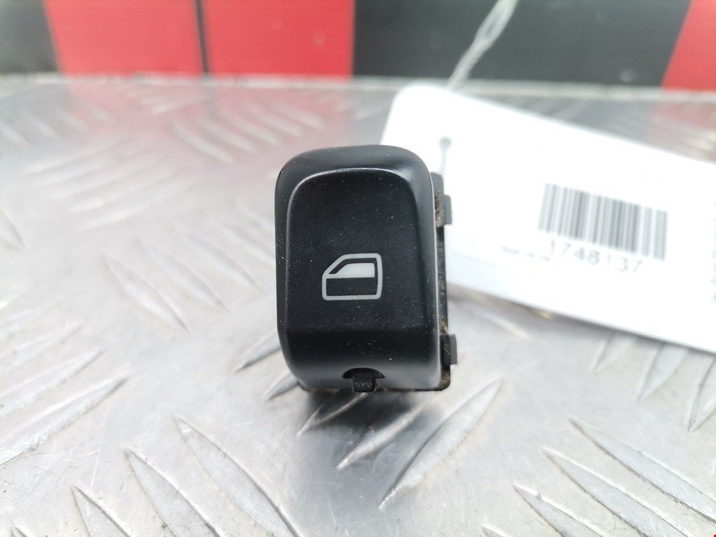 Кнопка стеклоподъемника / 1748137 8K0959855A 8K0959855A для Audi Q5 8R (с пробегом)