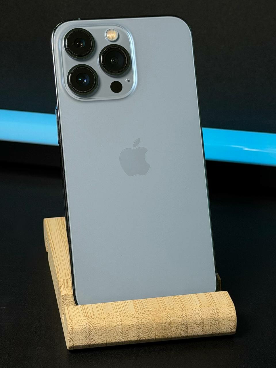 Смартфон Apple iPhone 13 Pro, 128 ГБ, nano-SIM + eSIM, голубой