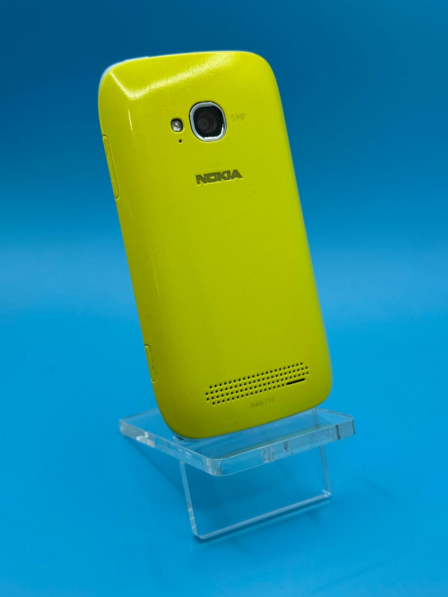 Смартфон Nokia Lumia 710